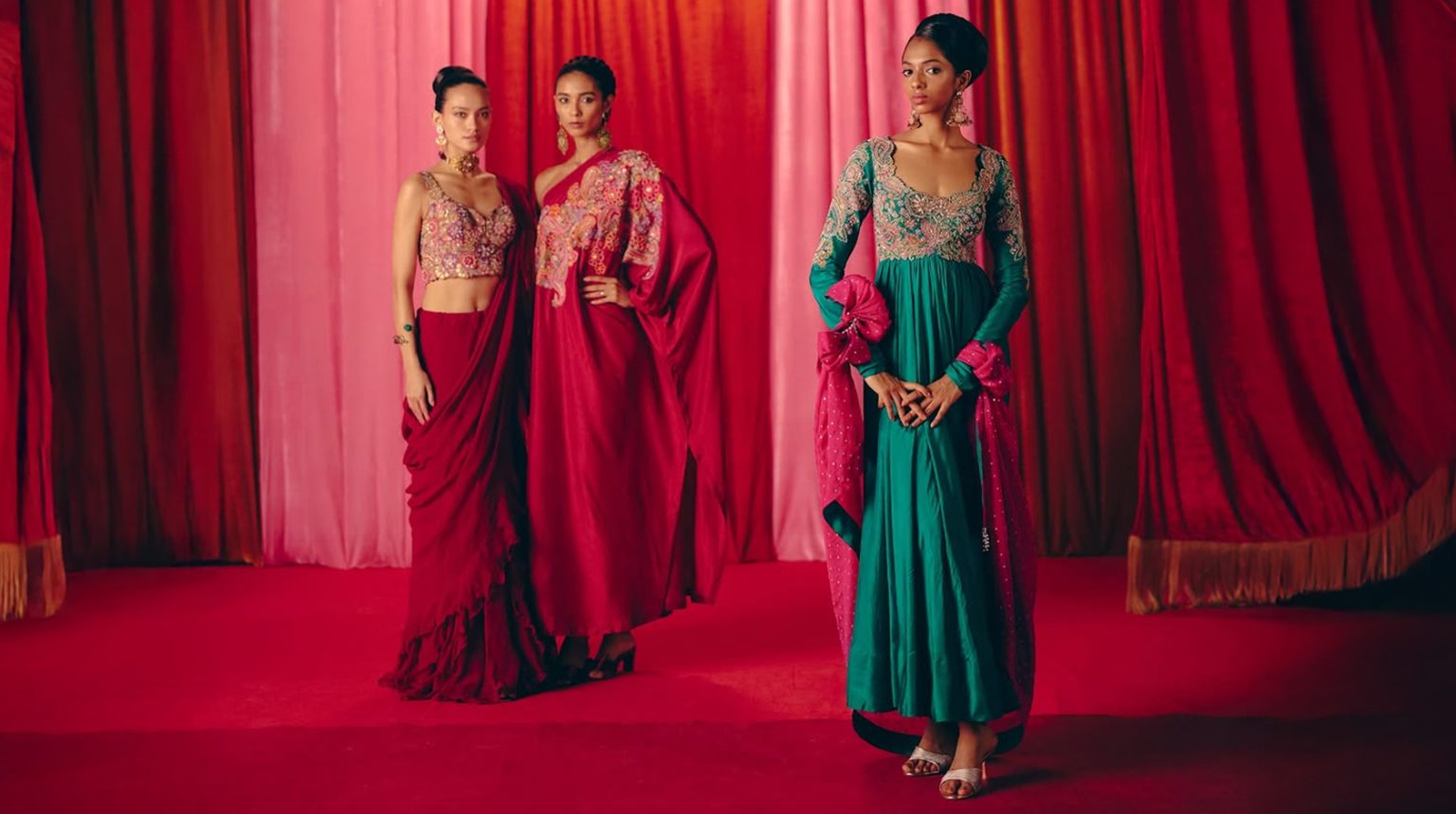 What are the different types of Indian dresses for women in USA?